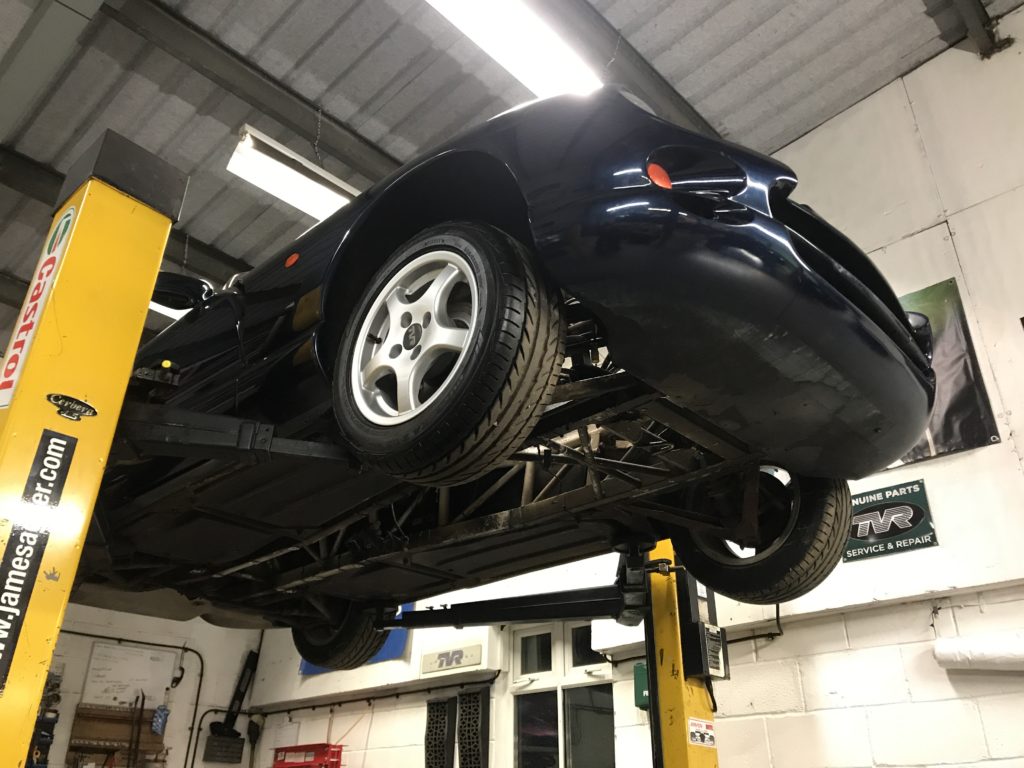 Chassis Lift Progressing - James Agger Autosport